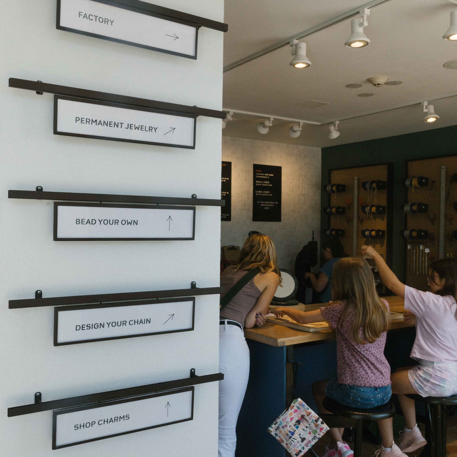 Jewelry Store – Air & Anchor